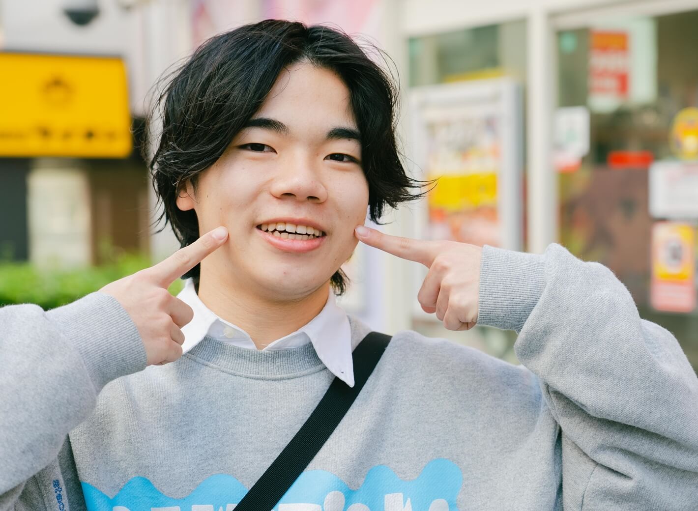 自分らしさは「笑顔」！ | Street Interview | 1-ONE-